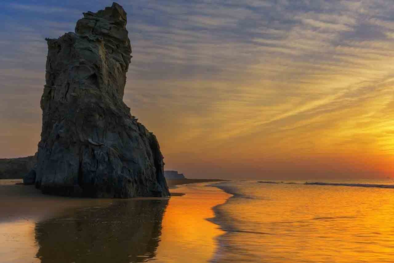 ORMARA BEACH - Dream Vista Travel and Tourism